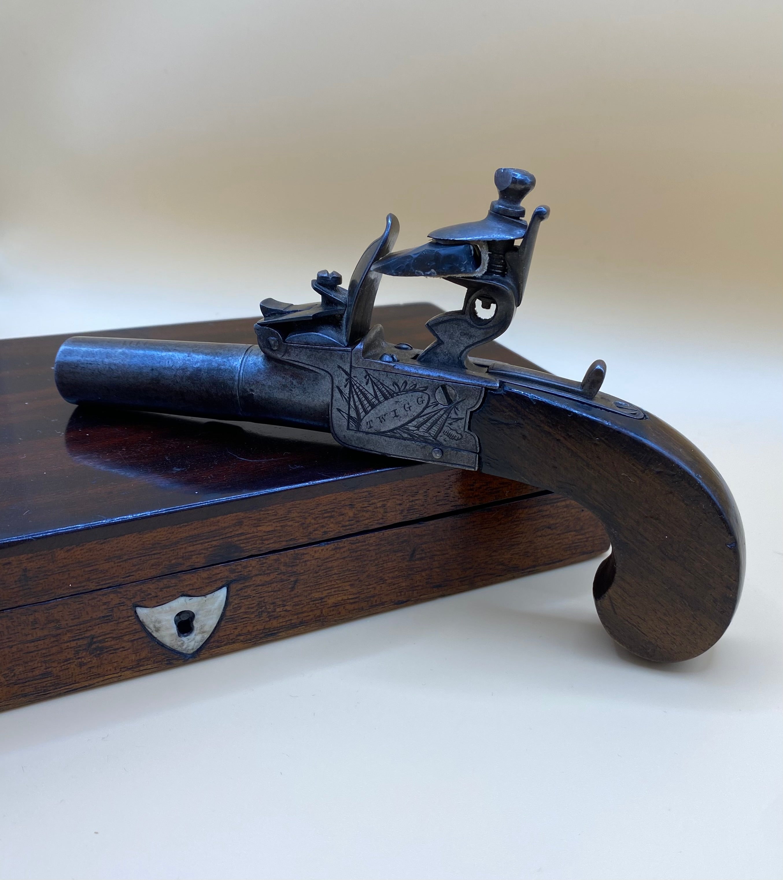 Flintlock and Black Powder Antiques – Flintlock & Black Powder